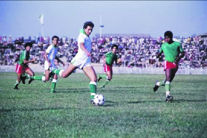 دورة نيجيريا 1980: نقاش حول منح المباريات يتحول إلى معركة دامية في مقر ...